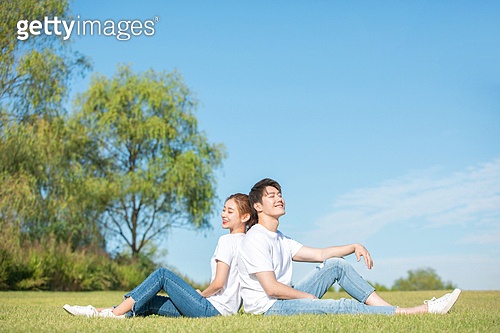 커플 인간관계 데이트 감성 이성커플 커플 한국인 동양인 인종 로맨스 컨셉 이성커플 로맨틱 웃음 얼굴표정 스마일리페이스 얼굴모양 자유