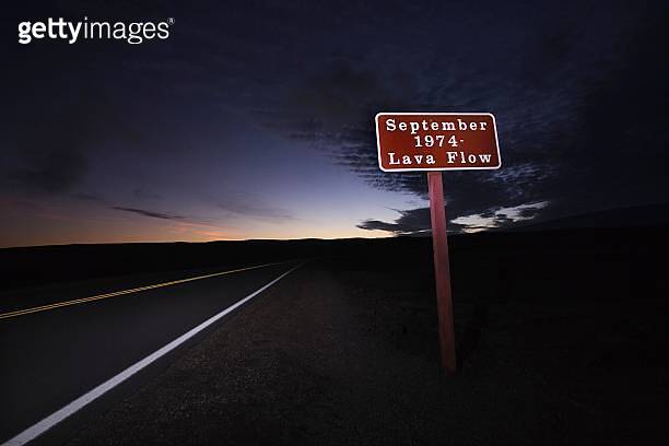 Lava flow sign (78049314) - 게티이미지뱅크