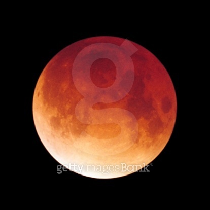 Copper Moon (124980011) - 게티이미지뱅크