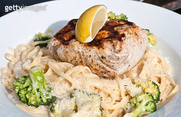 Grilled Fillet of Fish with pasta 이미지 (121567477) - 게티이미지뱅크