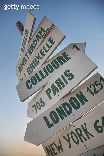 Destination signs on an angle 이미지 (182702438) - 게티이미지뱅크
