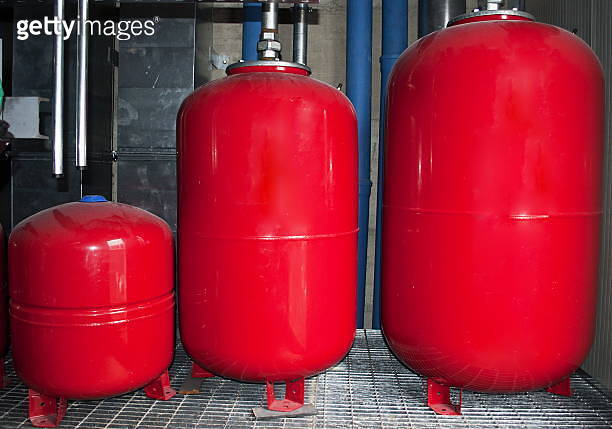 Red internal industrial boilers for heating 이미지 (126904763) - 게티이미지뱅크