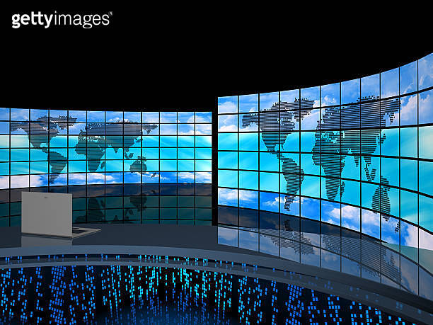 Tv studio with a wall of screens showing map of the world 이미지 ...