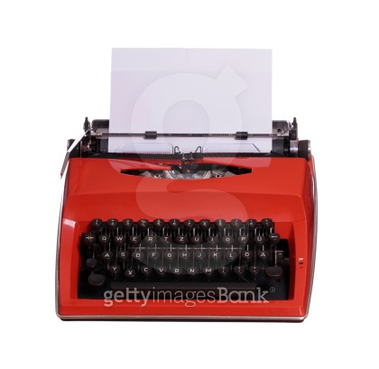 red typewriter with white paper (178099791) - 게티이미지뱅크