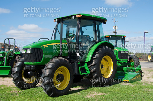 John Deere Dealership (458674939) - 게티이미지뱅크