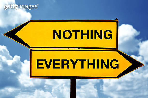 Nothing or everything, opposite signs (453574409) - 게티이미지뱅크