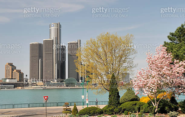The Detroit Skyline in Spring (458702801) - 게티이미지뱅크