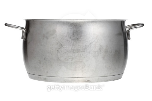 side view of stainless steel saucepan 이미지 (456090925) - 게티이미지뱅크