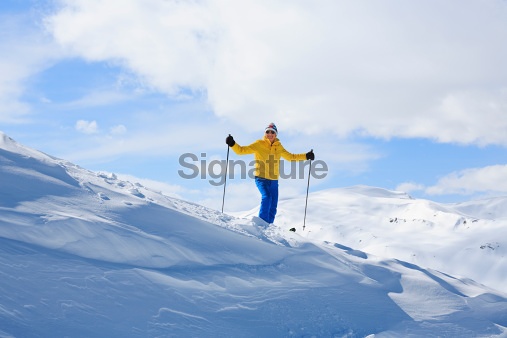 Snow skier resting at the top 이미지 (452669421) - 게티이미지뱅크
