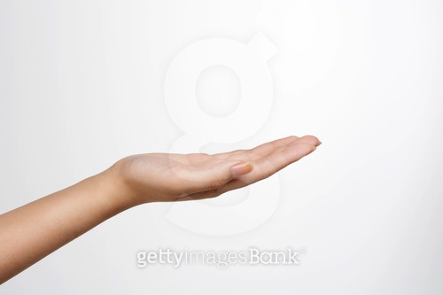 들고 있는 손 이미지 (a6907887) - 게티이미지뱅크