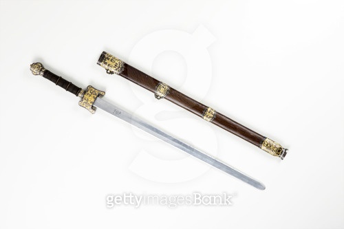 Traditional Korean sword and sheath (a4002398) - 게티이미지뱅크