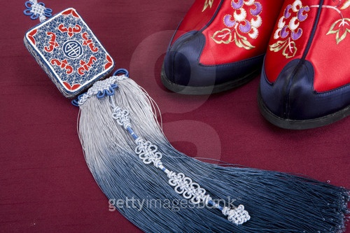 Close up of traditional Korean shoes and embellishment 이미지 (a4002843 ...