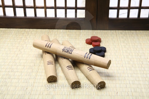 Traditional Korean board game (a4002989) - 게티이미지뱅크