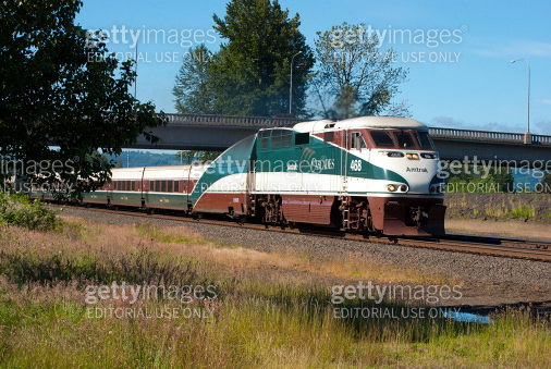 Amtrak Cascade Train leaving Kelso-Longview, Washington 이미지 (458501101 ...
