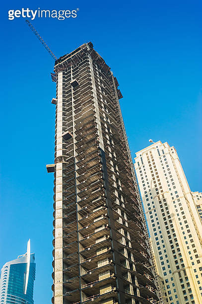 "High rise buildings and streets in Dubai, UAE" (179221662) - 게티이미지뱅크