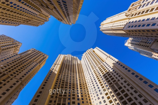 High rise buildings and streets in Dubai, UAE (462100937) - 게티이미지뱅크