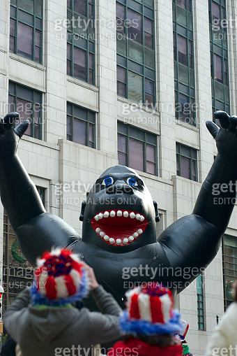 Inflatable Gorilla at Parade 이미지 (461257219) - 게티이미지뱅크