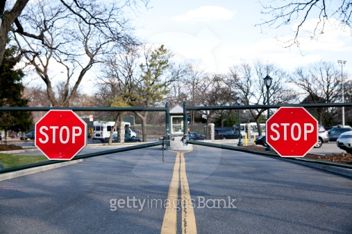 Stop sign in New York City 이미지 (487488763) - 게티이미지뱅크