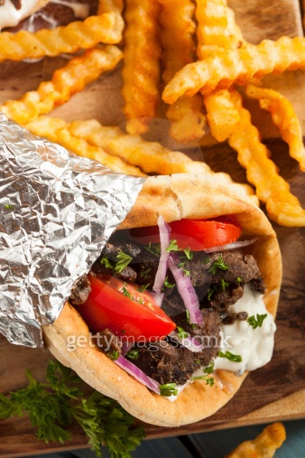 Homemade Meat Gyro with French Fries 이미지 (486044659) - 게티이미지뱅크