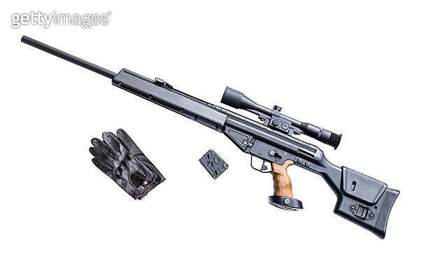 Sniper rifle with riflescope (510632563) - 게티이미지뱅크