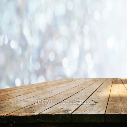 Empty table 이미지 (510866705) - 게티이미지뱅크