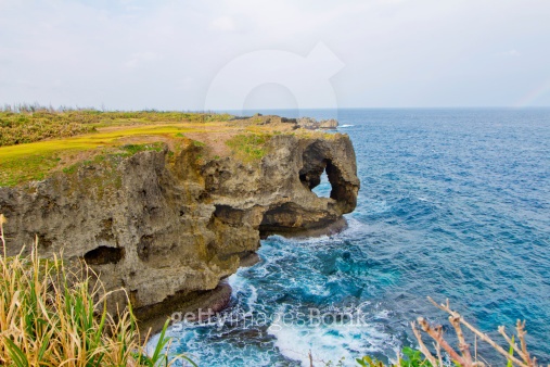 Manzamo with rainbow at Okinawa , Japan 이미지 (467625393) - 게티이미지뱅크