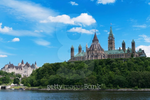 Canadian Parliament Hill viewed from across Ottawa river 이미지 (509493037 ...