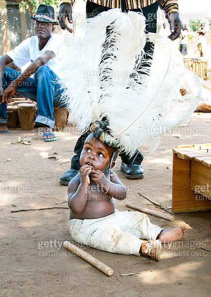 Ugandan Baby Wearing a Headdress 이미지 (490561235) - 게티이미지뱅크
