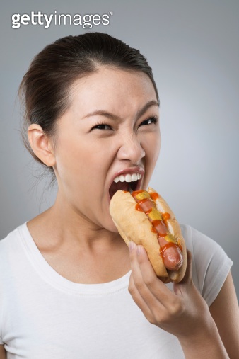 Aggressively eating 이미지 (504102569) - 게티이미지뱅크