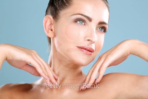 Beautiful smiling woman showing her perfect relaxed face 이미지 (477445803 ...