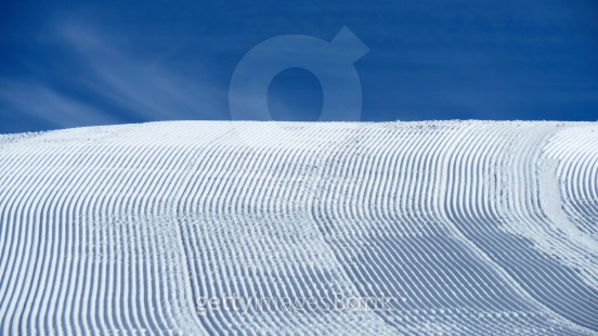 Fresh snow groomer tracks 이미지 (511666499) - 게티이미지뱅크