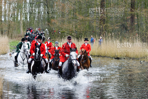 hunters riding their horses through a swamp 이미지 (480883991) - 게티이미지뱅크
