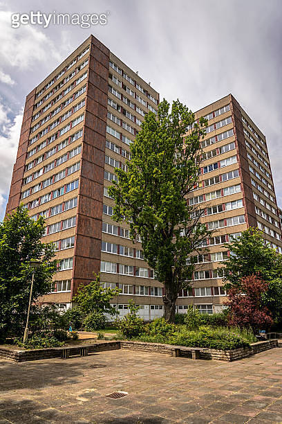 GDR typical high-rise buildings - Plattenbau (499754557) - 게티이미지뱅크