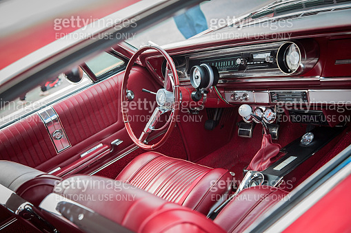 Interior of a Classic Chevrolet Impala SS 이미지 (508210941) - 게티이미지뱅크