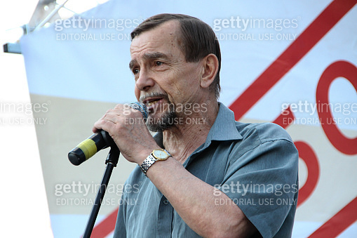The human rights activist Lev Ponomarev on oppositional meeting ...