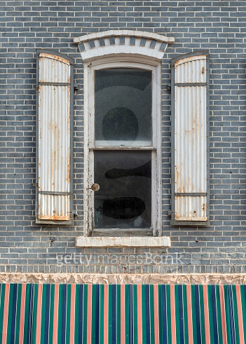 Old Western Window with shutters 이미지 (500954836) - 게티이미지뱅크