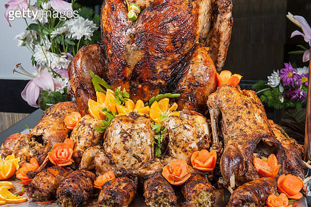 Roasted turkey and duck at a restaurant buffet carvery (475826534) - 게티 ...
