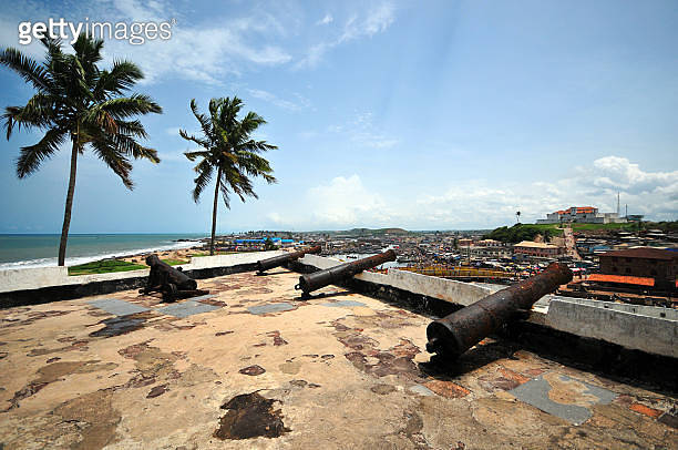 Ghana: Elmina town seen from the castle (500753549) - 게티이미지뱅크
