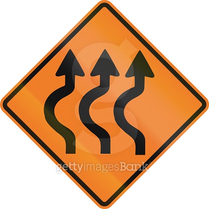 Triple Two-Reverse Curve To The Left in Canada (481479500) - 게티이미지뱅크