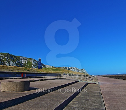 Samphire Hoe Tower at Cliffs of Dover Seawall steps 이미지 (489483780 ...