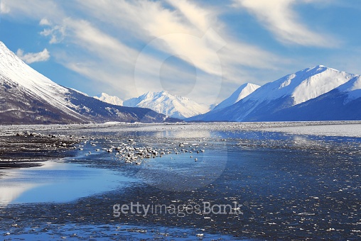 Alaskan Mountain and Frozen Sea Landscape 이미지 (477497952) - 게티이미지뱅크