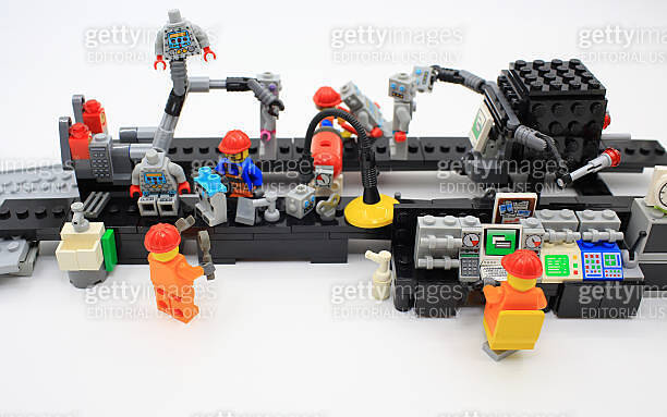 lego factory production line 이미지 (474853232) - 게티이미지뱅크