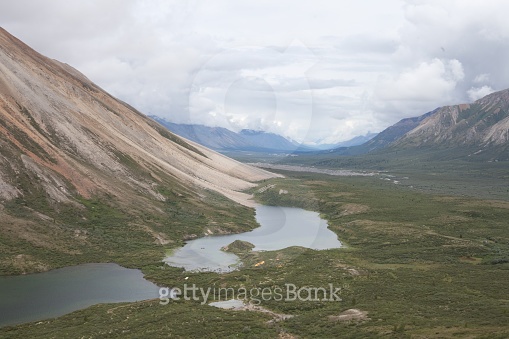 Camp on Duo Lakes in a Mountain Valley 이미지 (475613560) - 게티이미지뱅크