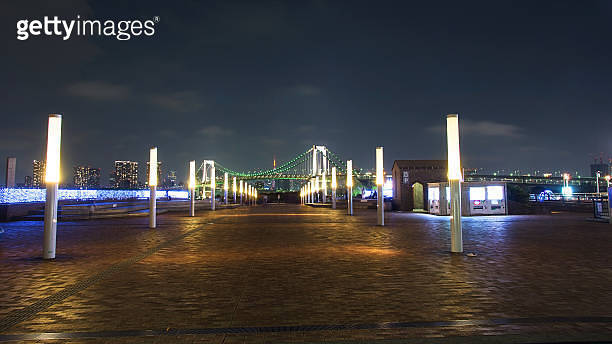 skywalk of Daiba station in Tokyo (499153496) - 게티이미지뱅크