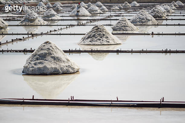 Traditional Salt fields in Tainan, Taiwan 이미지 (476383730) - 게티이미지뱅크