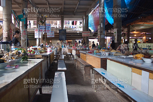 Cheap restaurants at a city market 이미지 (472074763) - 게티이미지뱅크
