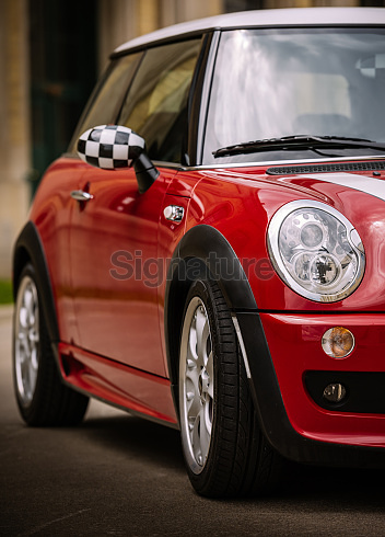 Chilli Red Mini Cooper S JCW (482181372) - 게티이미지뱅크