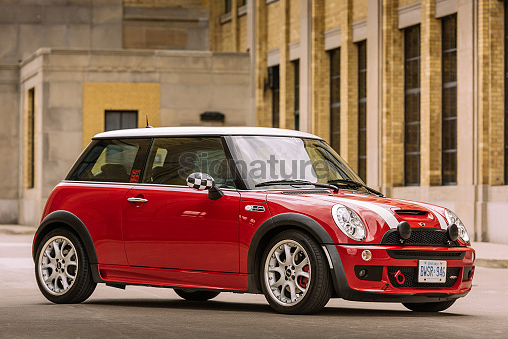 Chilli Red Mini Cooper S JCW (484972384) - 게티이미지뱅크
