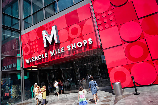 Miracle Mile Shops 이미지 (471536605) - 게티이미지뱅크