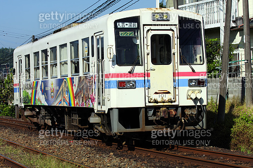 Japanese local single-car train 이미지 (516293646) - 게티이미지뱅크